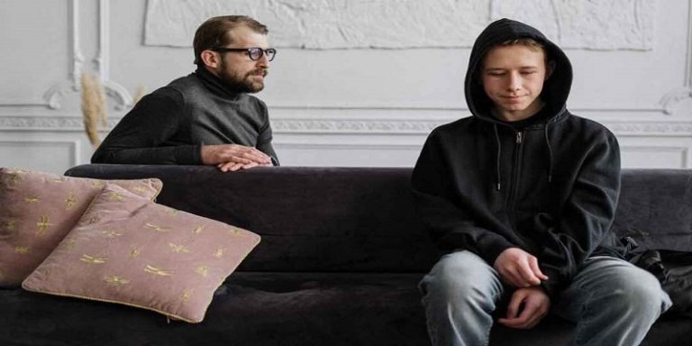 Why Teenagers Reject Parents' Solutions To Their Problems? - Rising Net ...