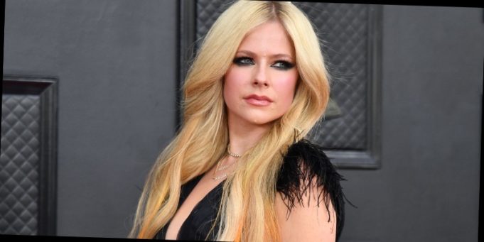 What Happened To Avril Lavigne? The Untold Story Revealed - Rising Net ...